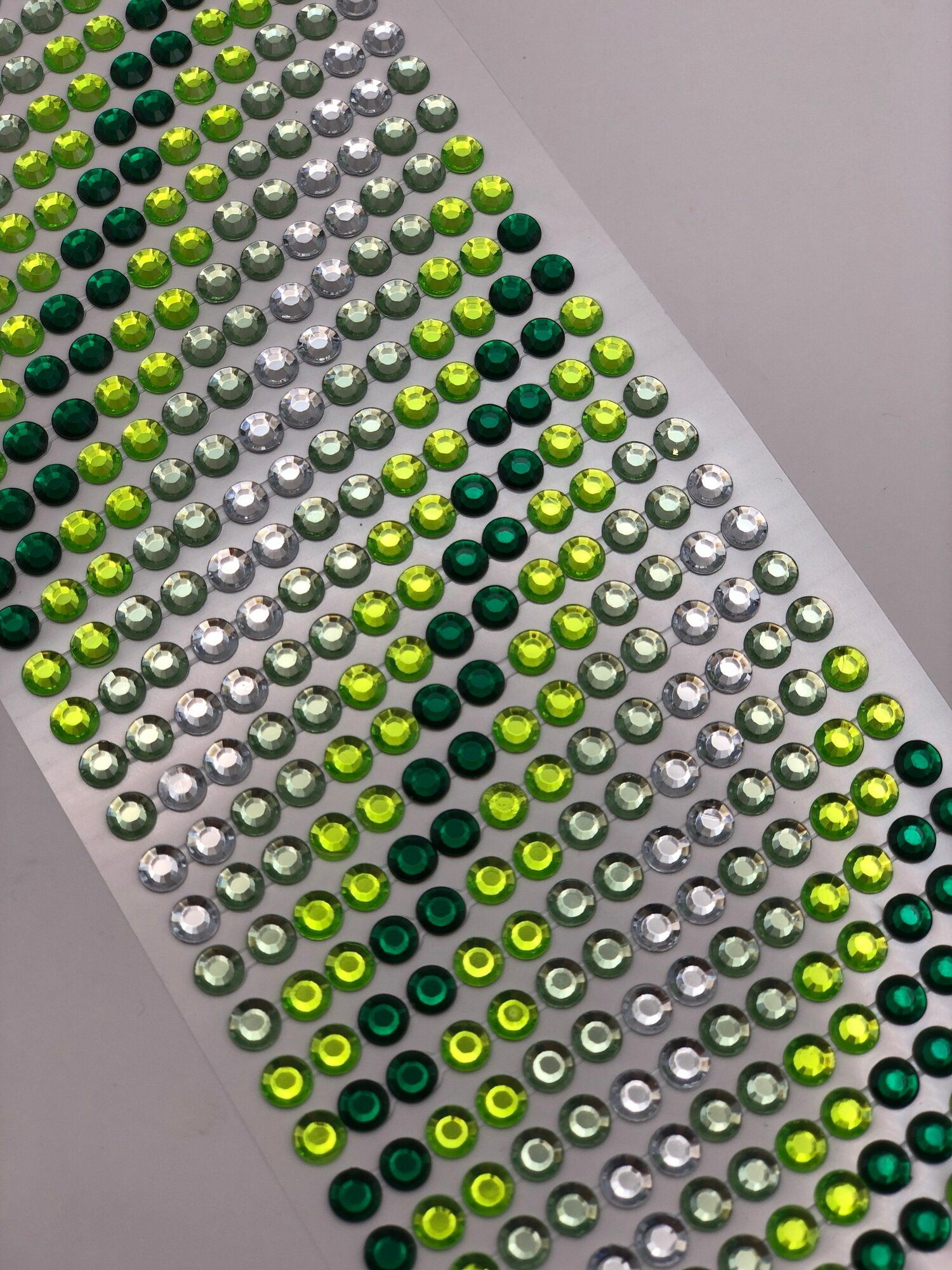 Стразы для рукоделия / декора, самоклеящиеся (диаметр 6 мм, 504 шт) стразы клеевые для лица / для вытупления