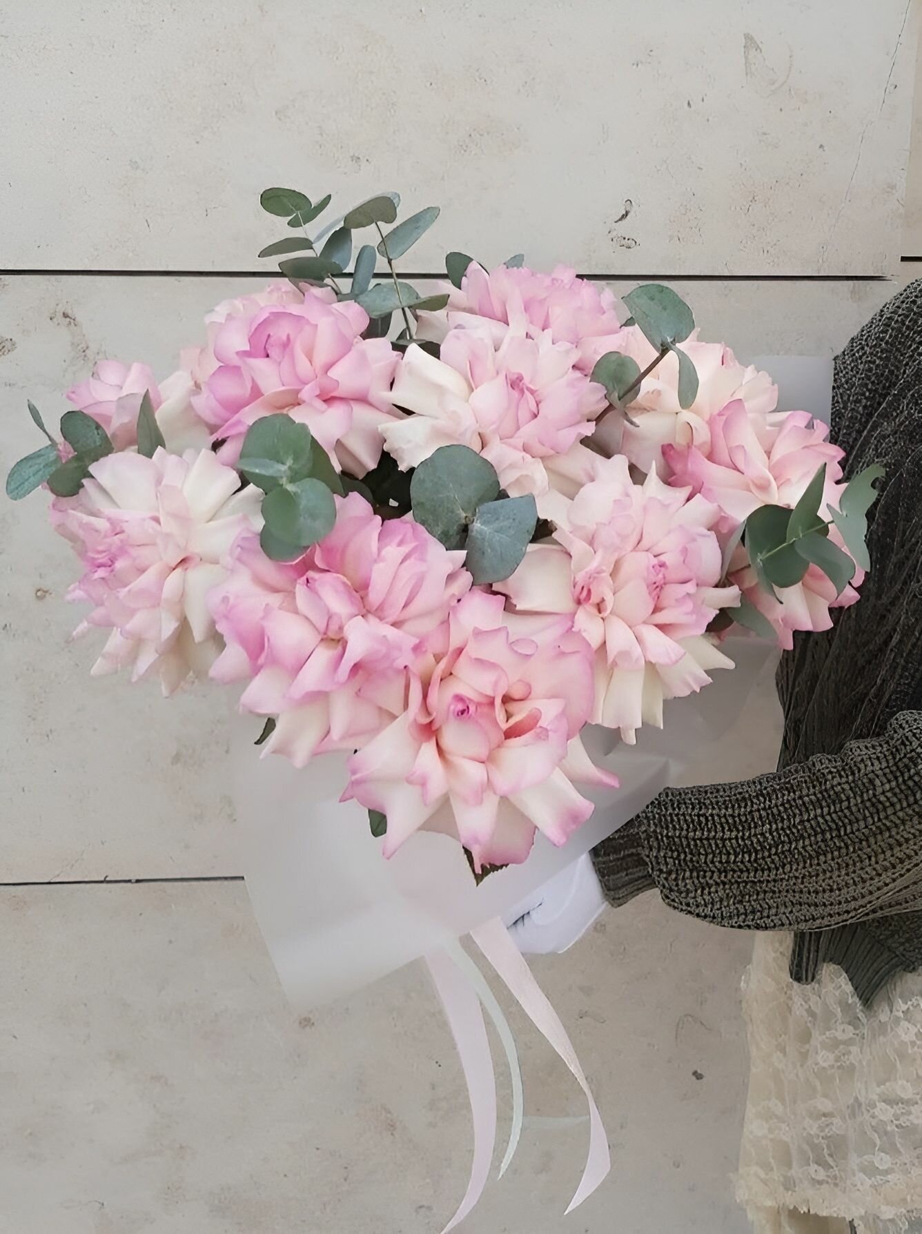 Букет / Французская роза, Эвкалипт / цвет розовый, зеленый / 13 шт