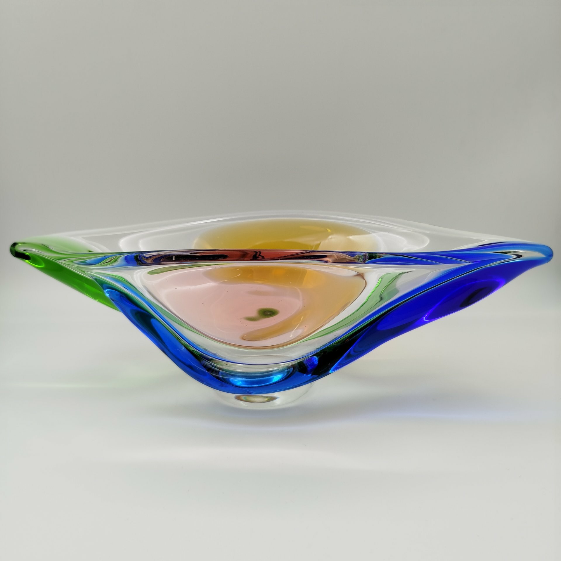 Фруктовница (конфетница) из серии "Рапсодия", дизайнер Франтишек Земек (František Zemek)