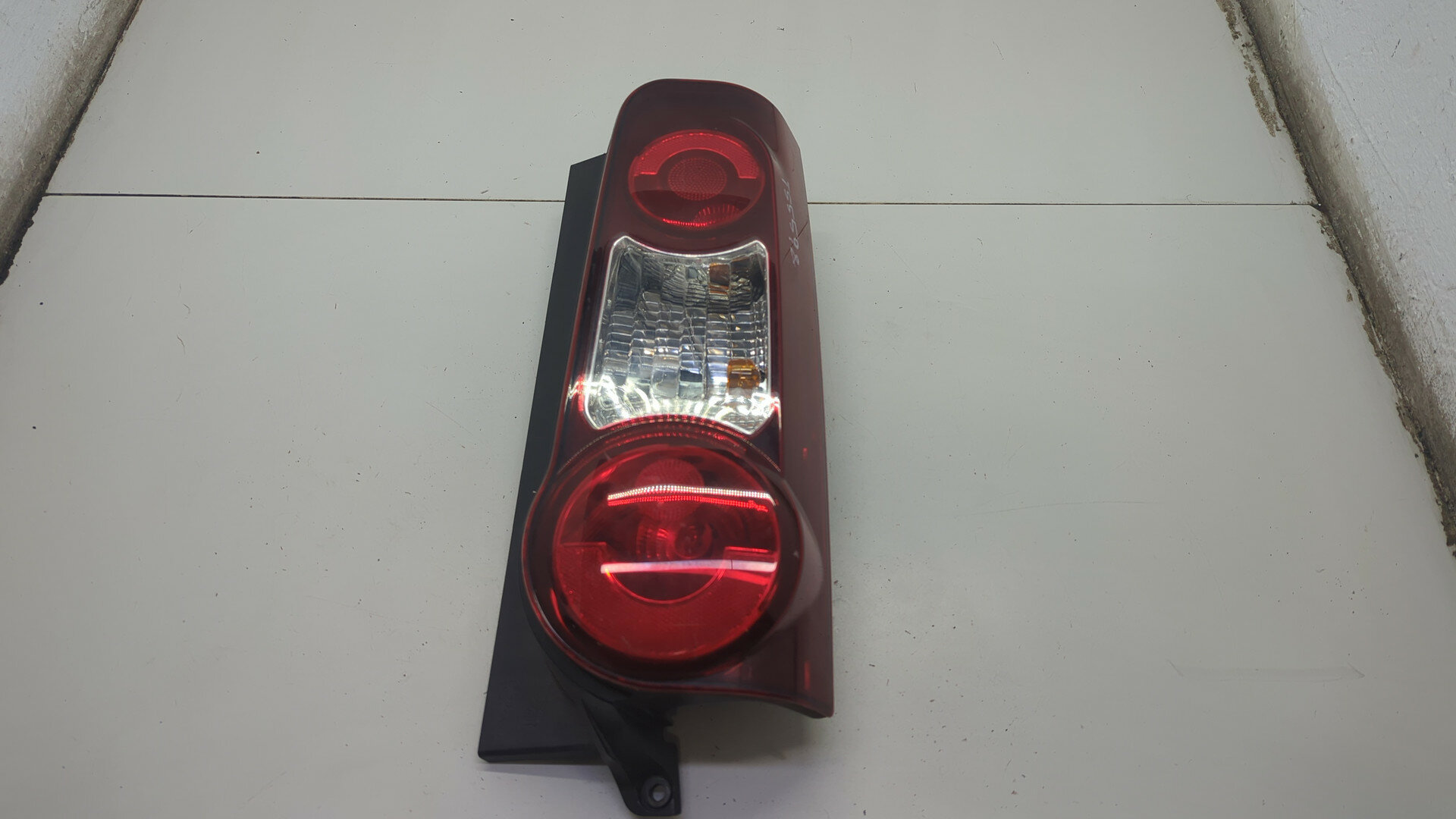 Фонарь (задний) правый Citroen Berlingo Б/У