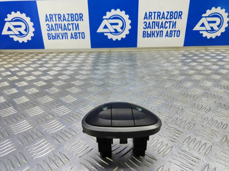 Б/У Кнопка обогрева сидений Hyundai Santa Fe Classic 1 SM / Хендай Санта Фе Классик 1 SM 2.7 G6BA 173 Л.С 2008