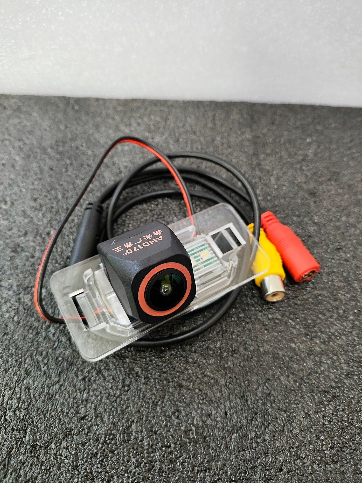 Камера заднего вида в плафон подсветки для БМВ