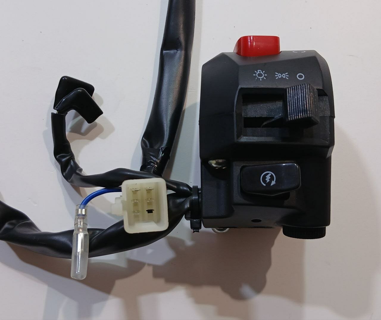 Пульт правый Мотоцикл Ataki Carrera 300