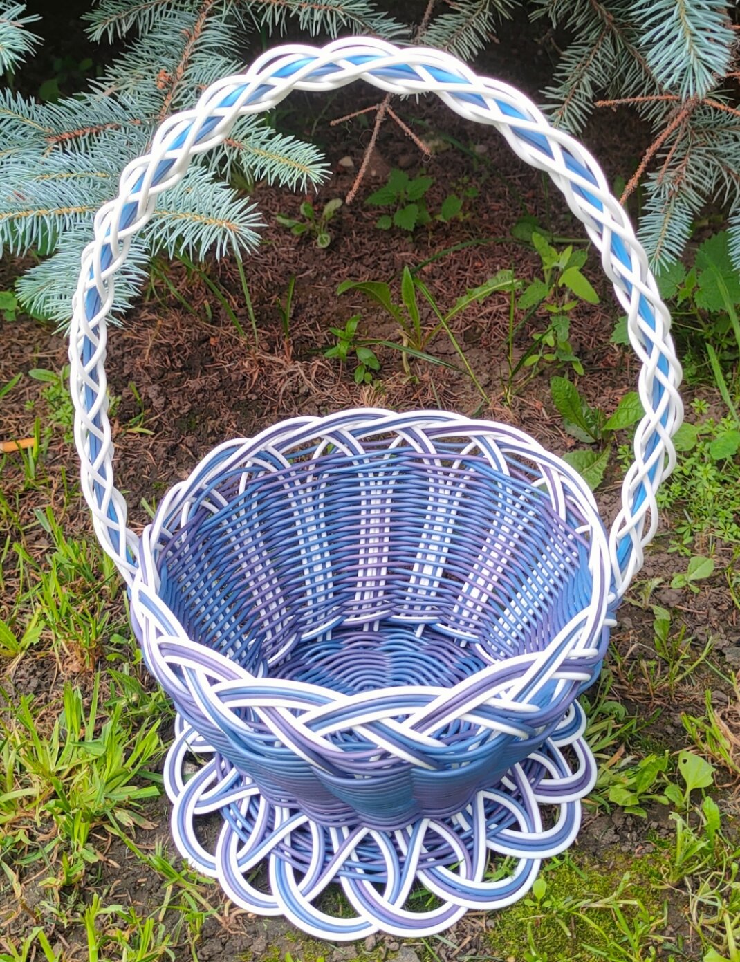 Корзина ажурная плетенная из ротанга ручной работы