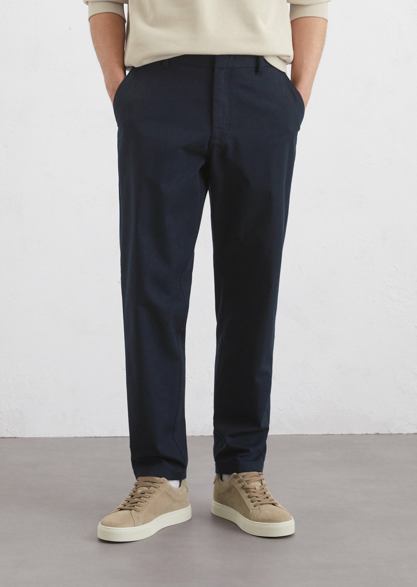 Брюки чинос