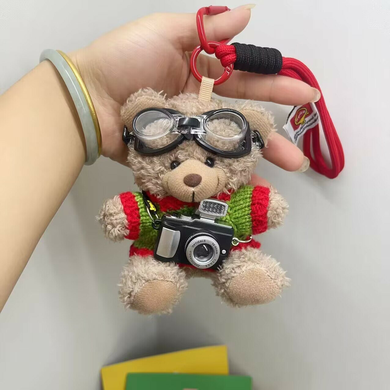 2026 Новейший креативный подвеска в виде медведя с камерой, плюшевая кукла, фигурка пилота, подарок для пары, брелок, подвеска для сумки