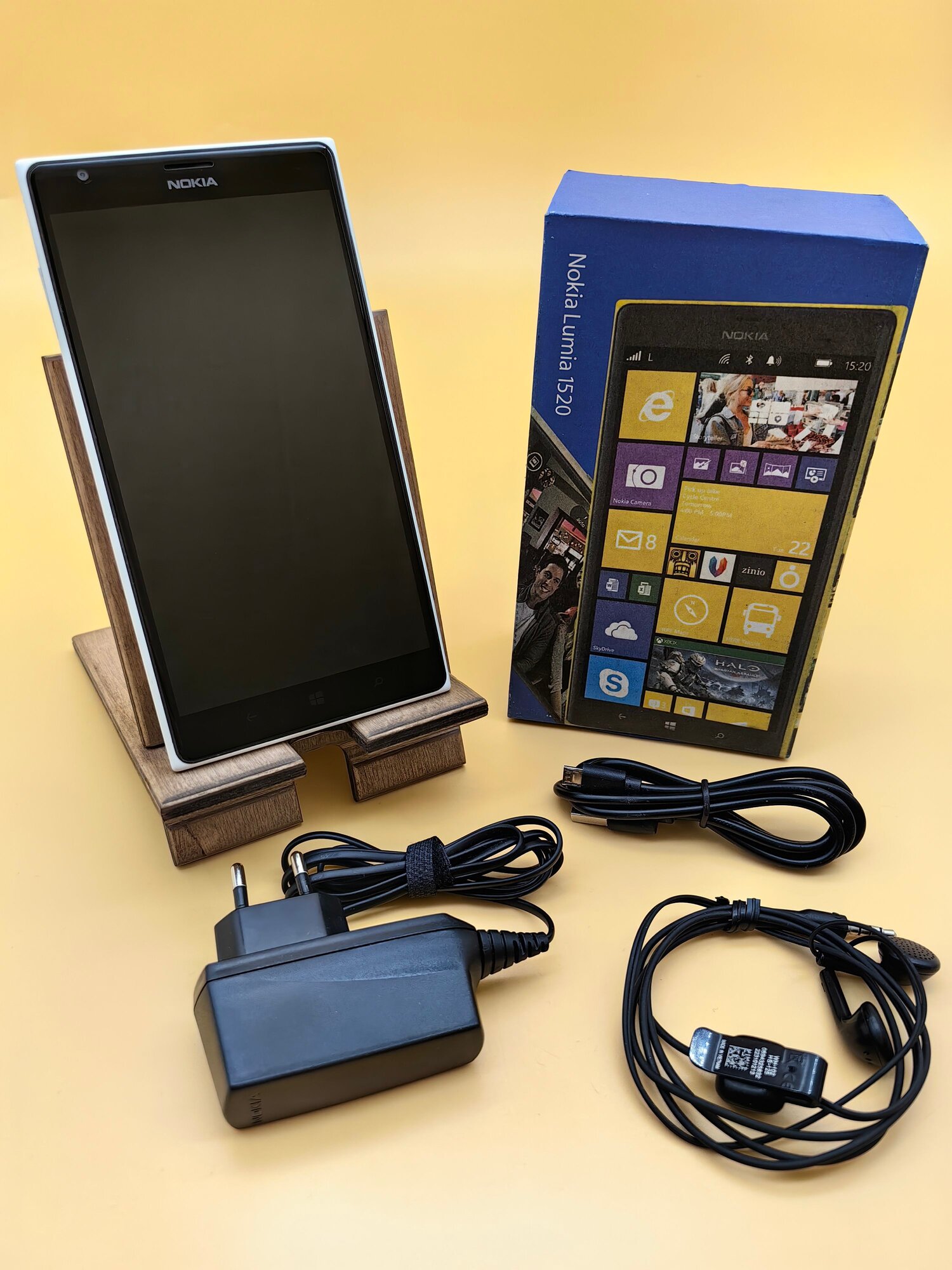 Телефон Nokia Lumia 1520, 2 Гб, 32-64 Гб, IPS, Wi-Fi, Bluetooth, аккумулятор 3400 мАч