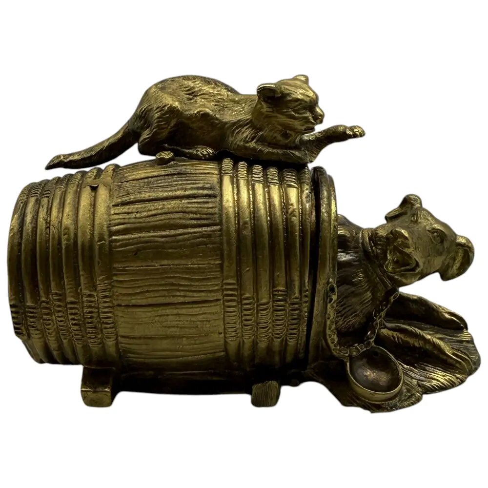 Спичечница "Собака с кошкой на бочке" латунь, 1920-1930 гг. Европа