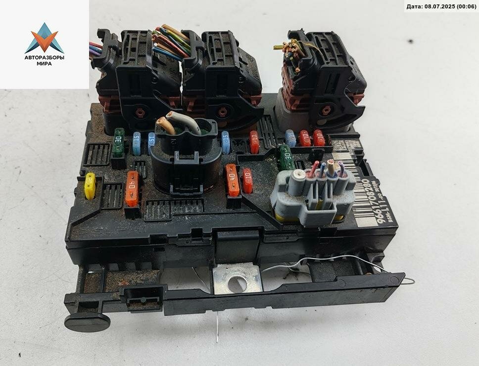 Блок предохранителей Peugeot 307 рест. 2006 BSML11-00