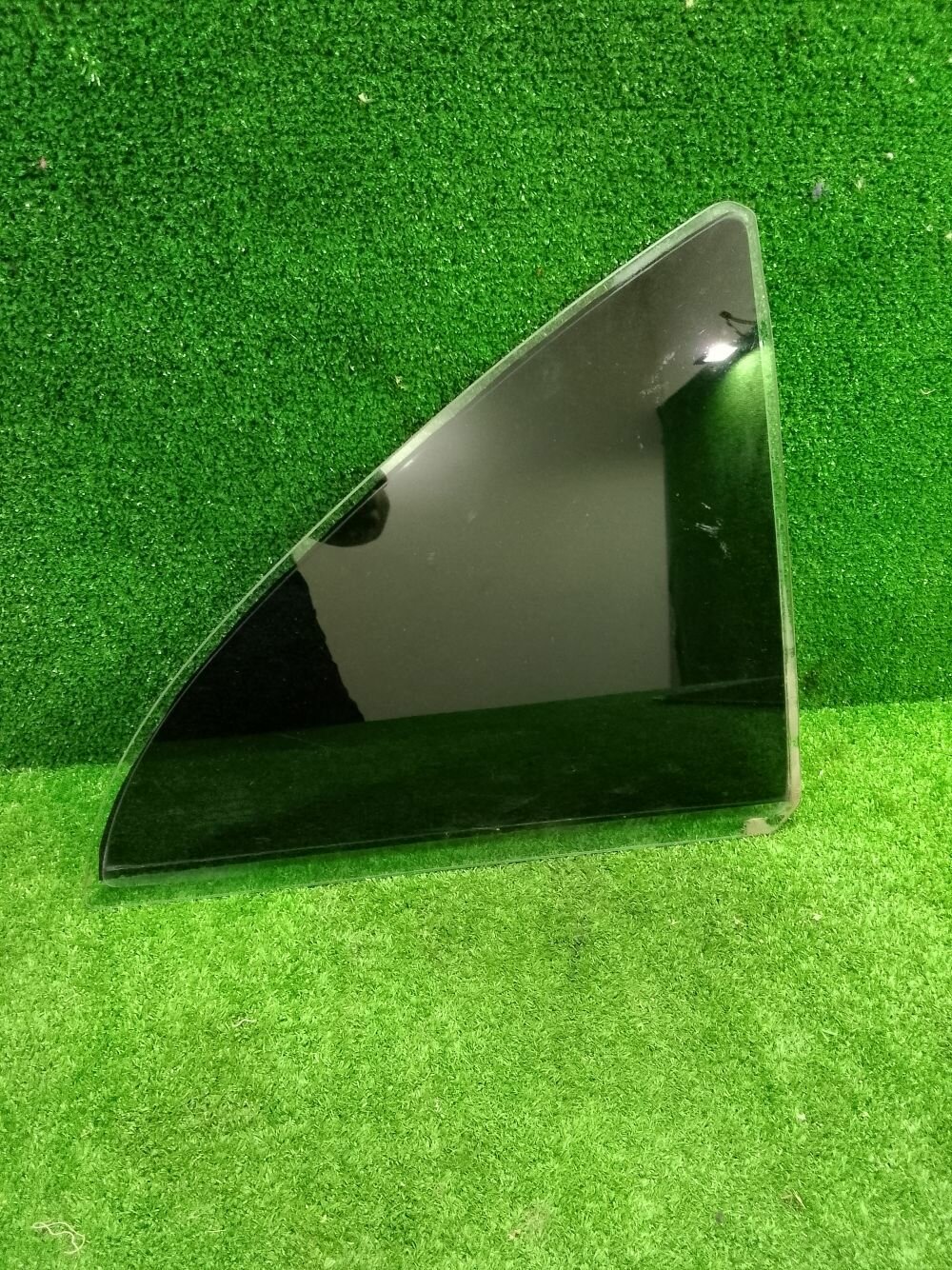 Форточка задней правой двери Toyota Avensis T250 Б/У с пробегом