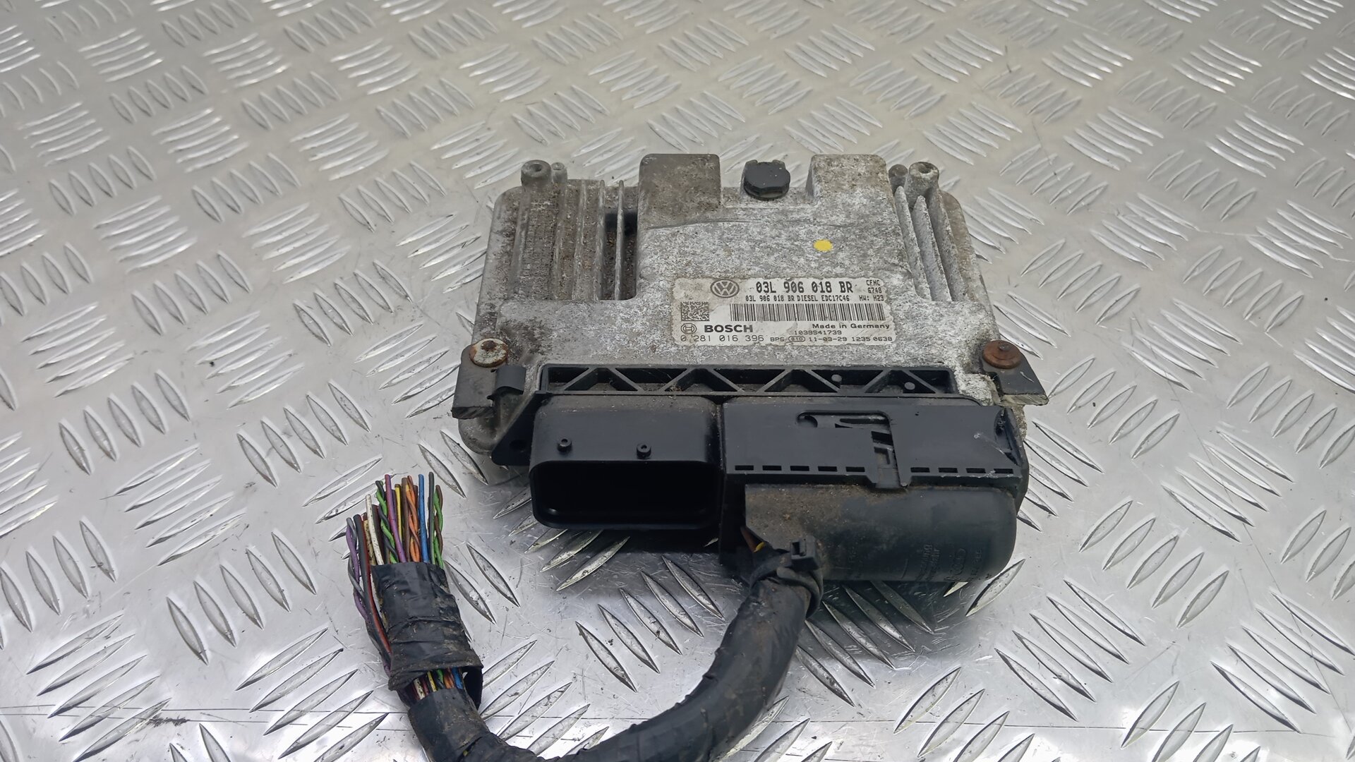 Блок управления двс SKODA YETI 1, Номер 03L906018BR, 0281016396