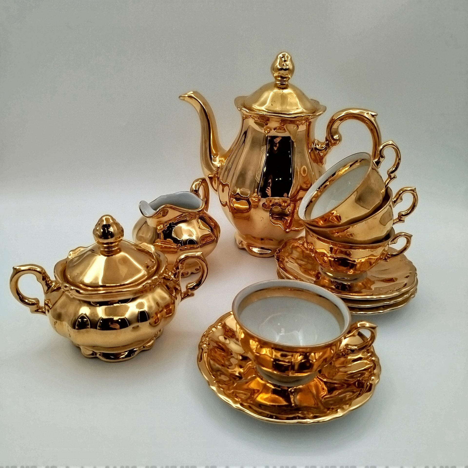 Сервиз кофейный на 4 персоны (11 предметов), покрытый золочением, фарфор