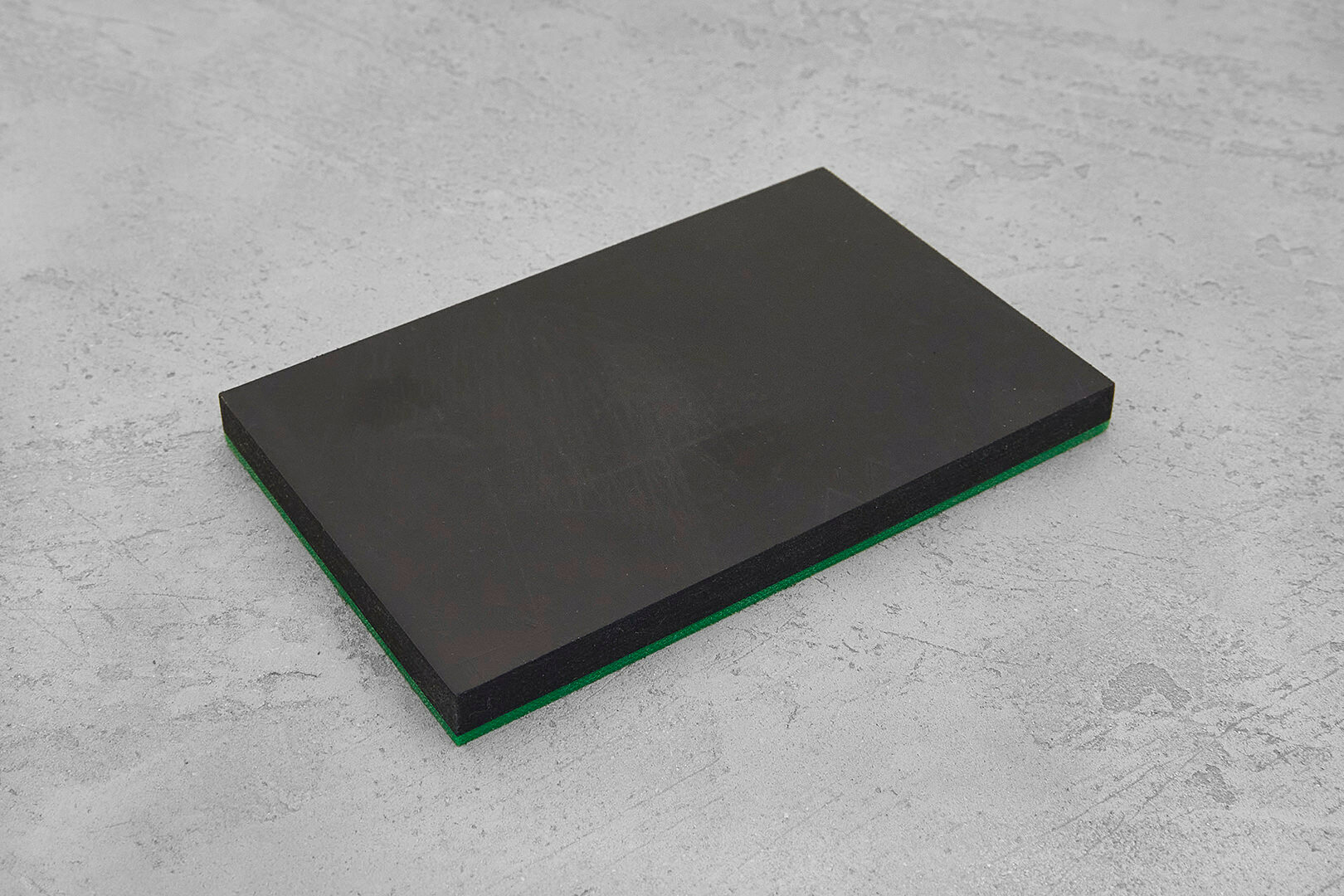 Микарта, плашка 130x80x8(+)мм, с зелёным спейсером 1,5мм