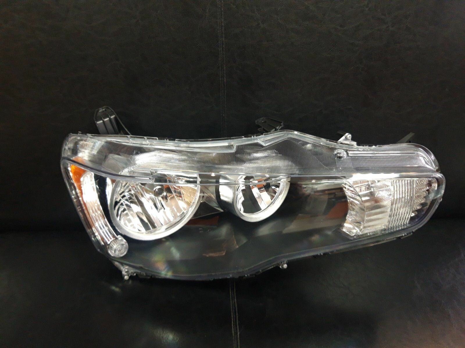 Правая фара митсубиси ланцер 10 MITSUBISHI LANCER 10 электрокорректор TYC