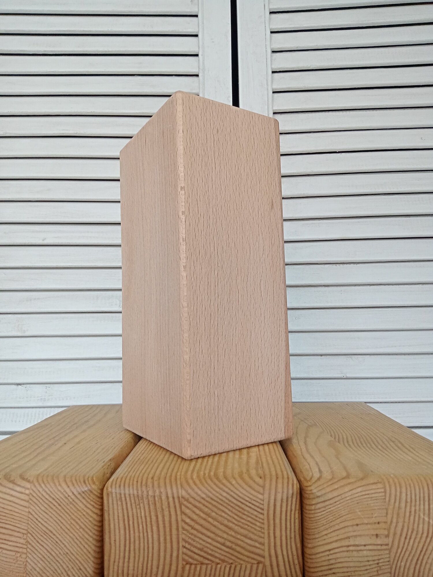 Блок для йоги 8х11х24 см. CraftArea, массив бука, шлифованный, без острых граней.