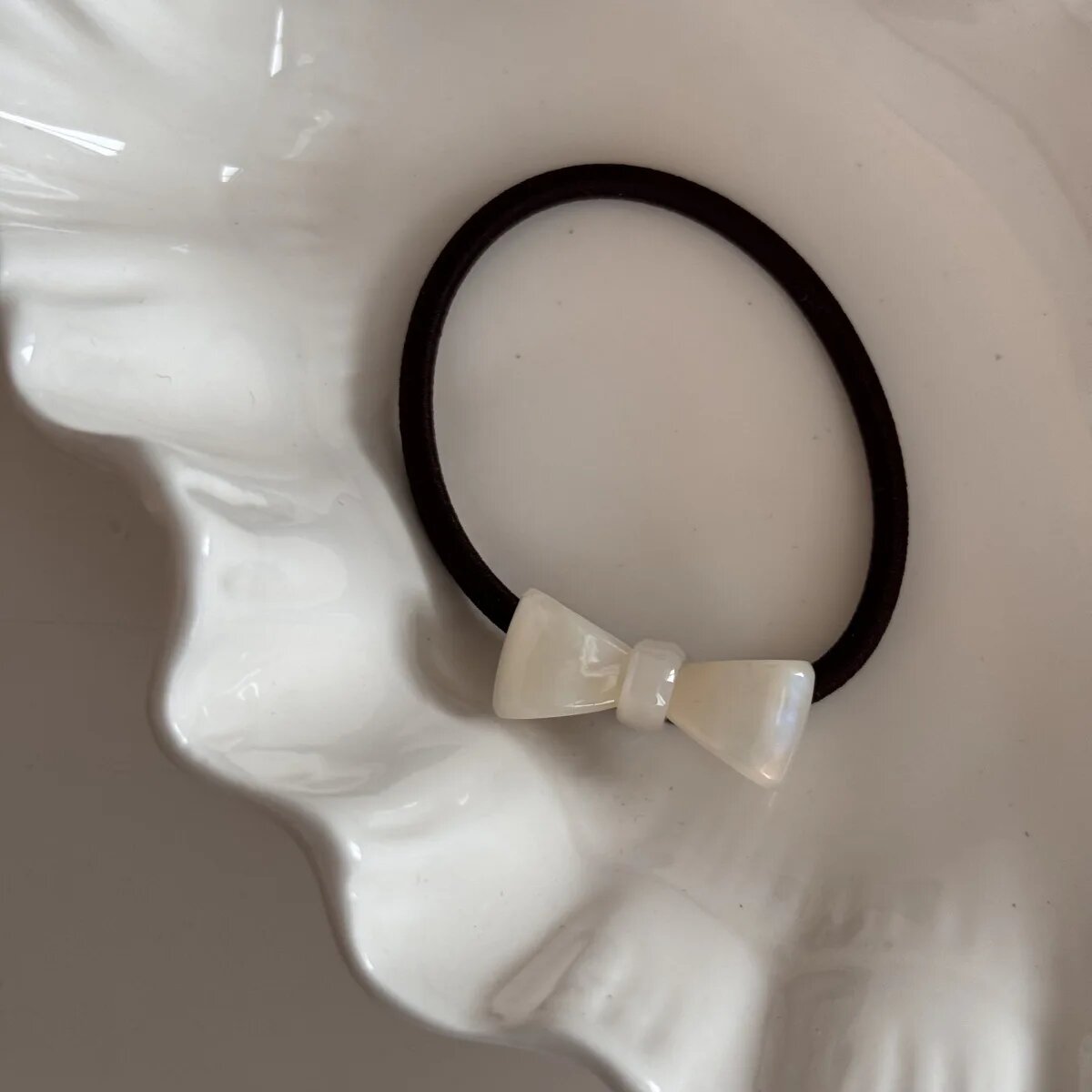 Корейская резинка для волос с бантом 05- Black and White