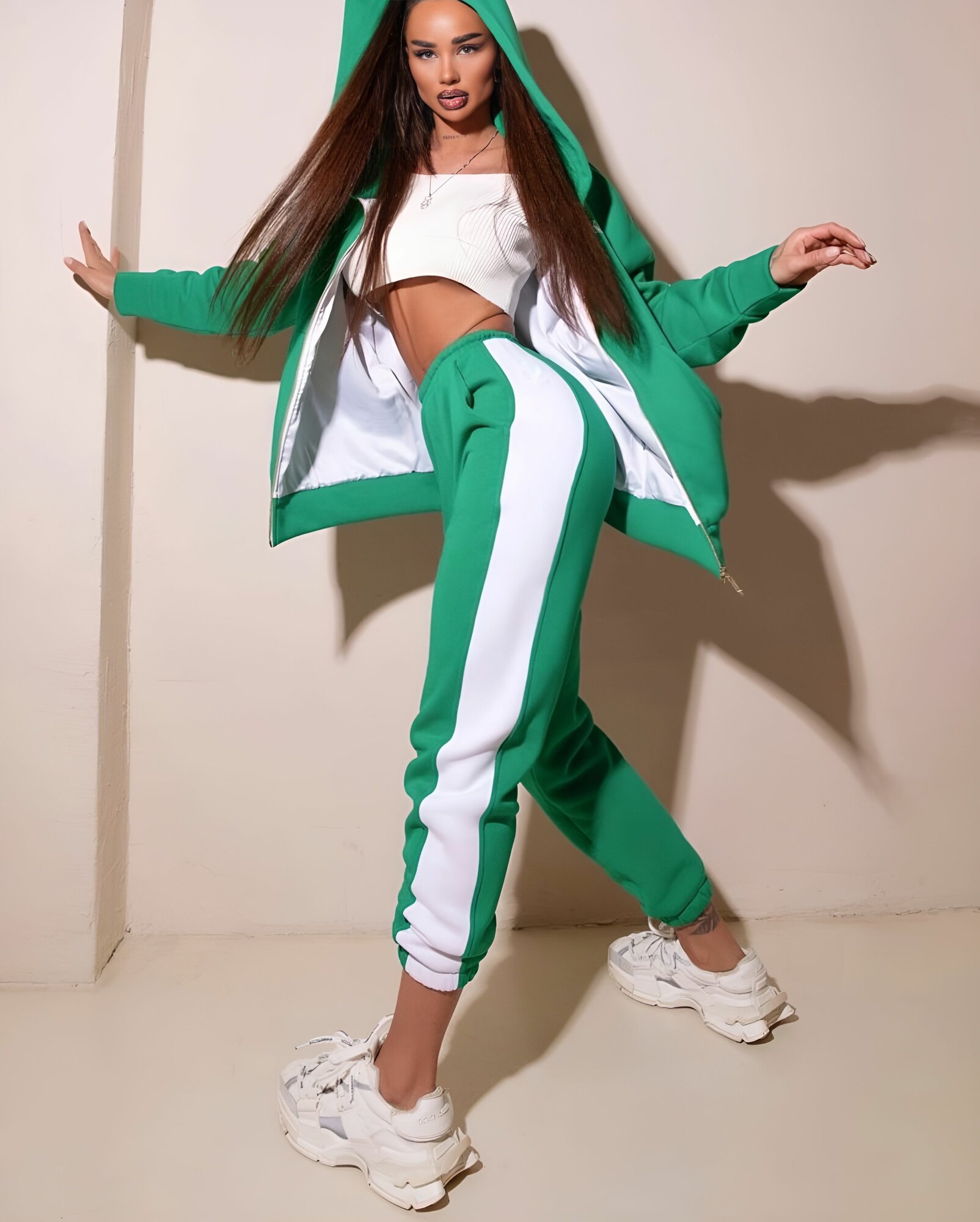 Костюм спортивный