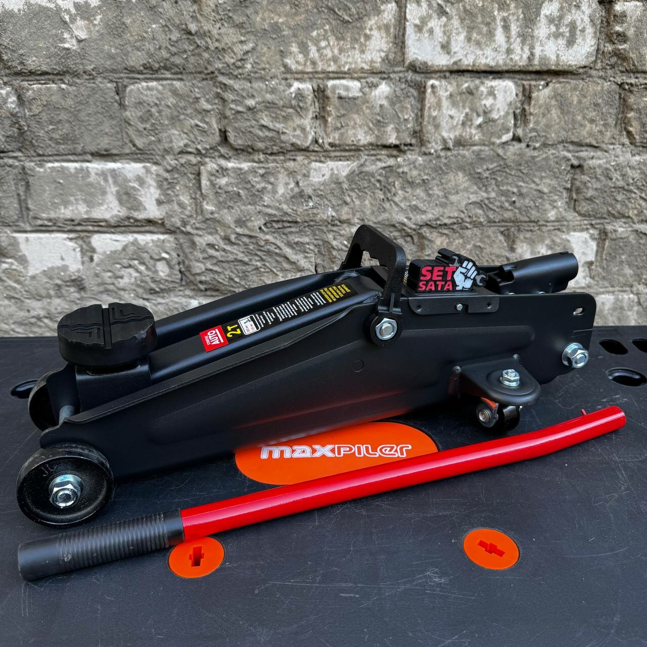 Домкрат STARTUL ST8014-05, подкатной, гидравлический, 2 т, высота подъёма 38 см