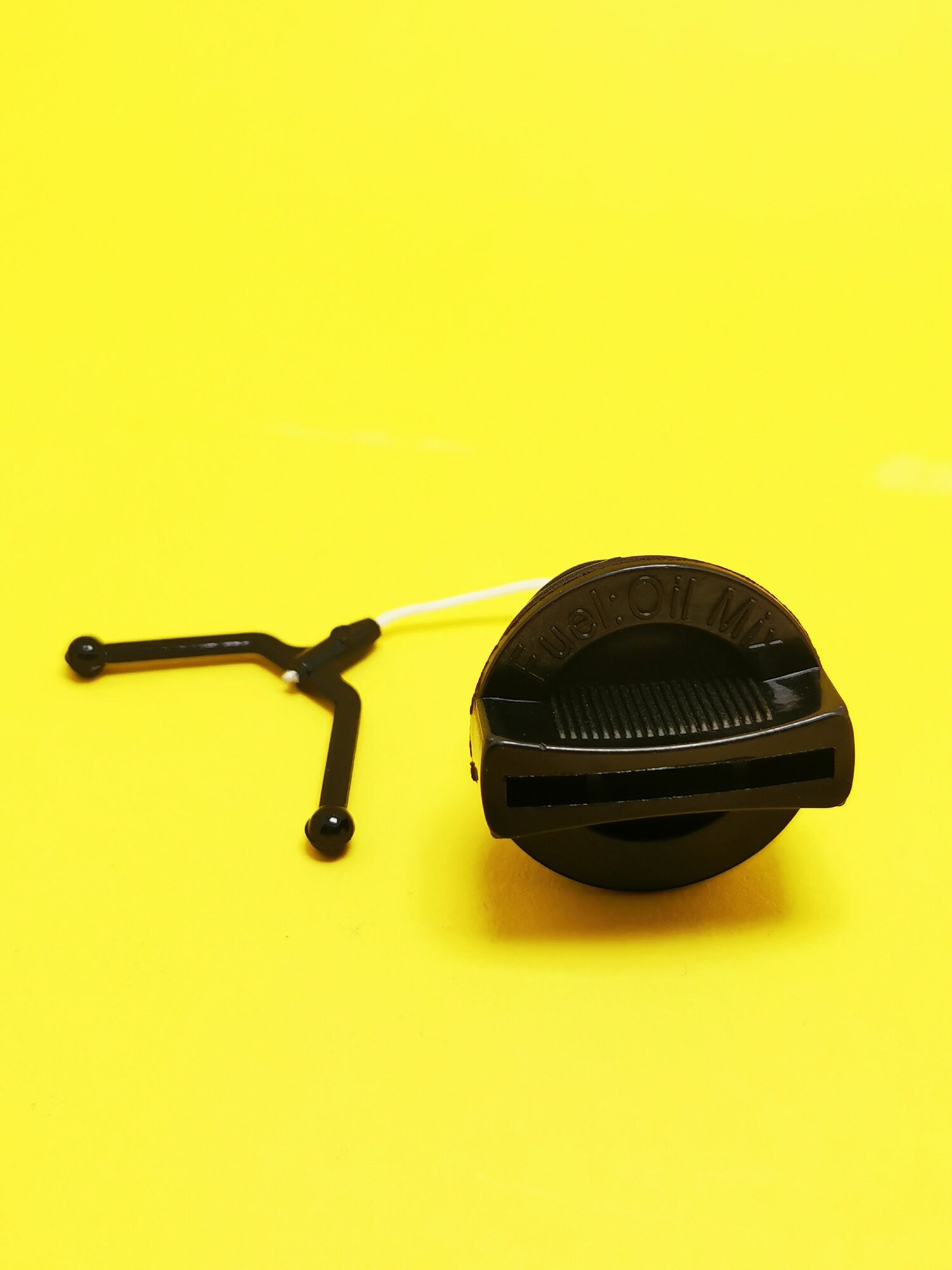 Пробка топливного бака бензопил Champion 237, 241, 246, 251, 256, 350, 362 (YD3800-18030)