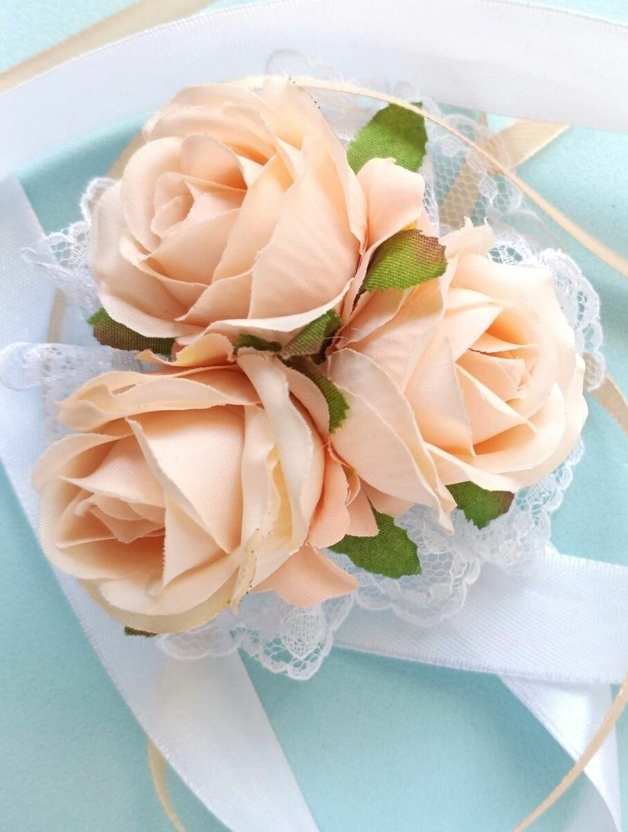 Браслет-бутоньерка для подружки невесты, кремовый, 9см, текстиль