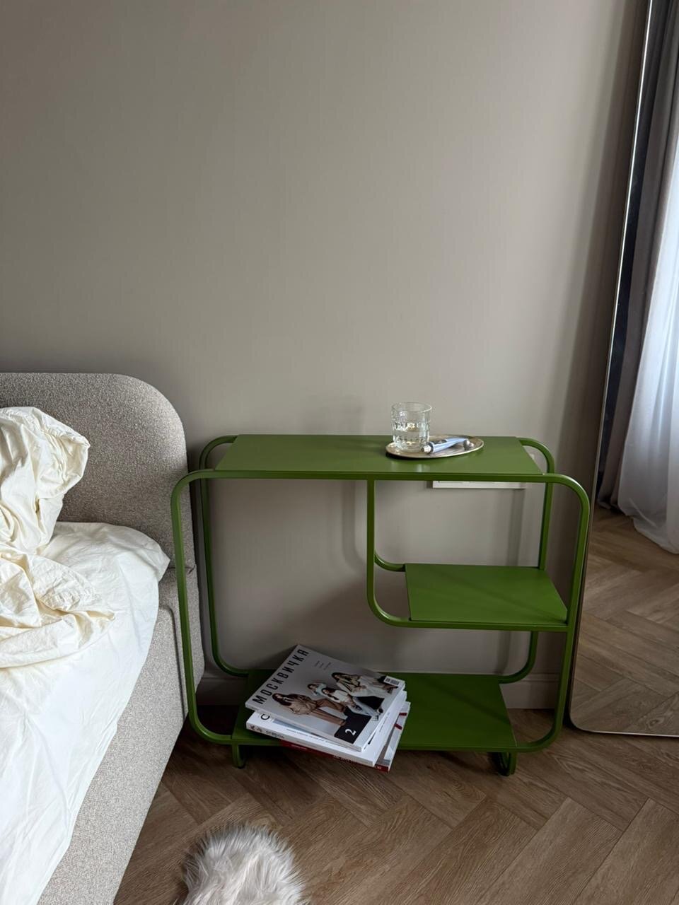 Консольный стеллаж