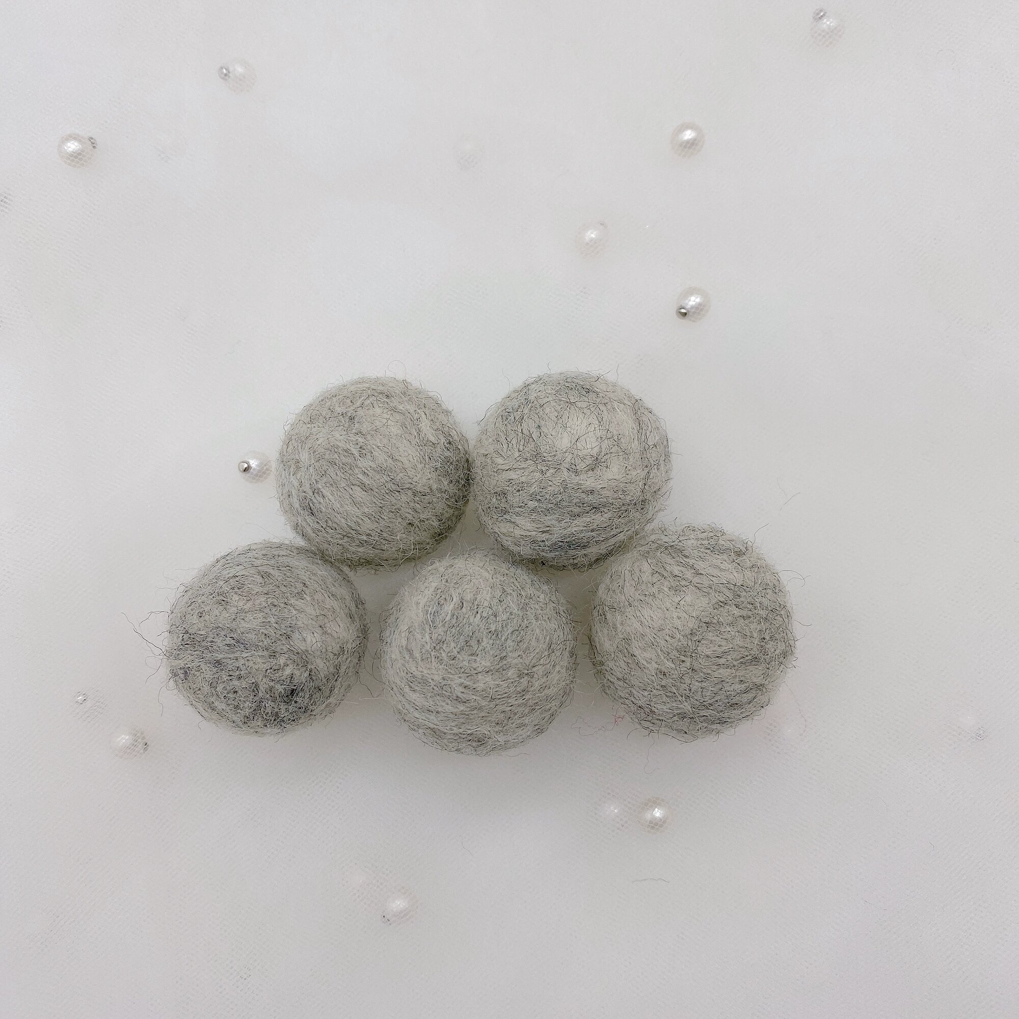 Шерстяные войлочные помпоны 3 см, круглые, маленькие, для украшения новогодней елки, цветочных коробок, букетов,