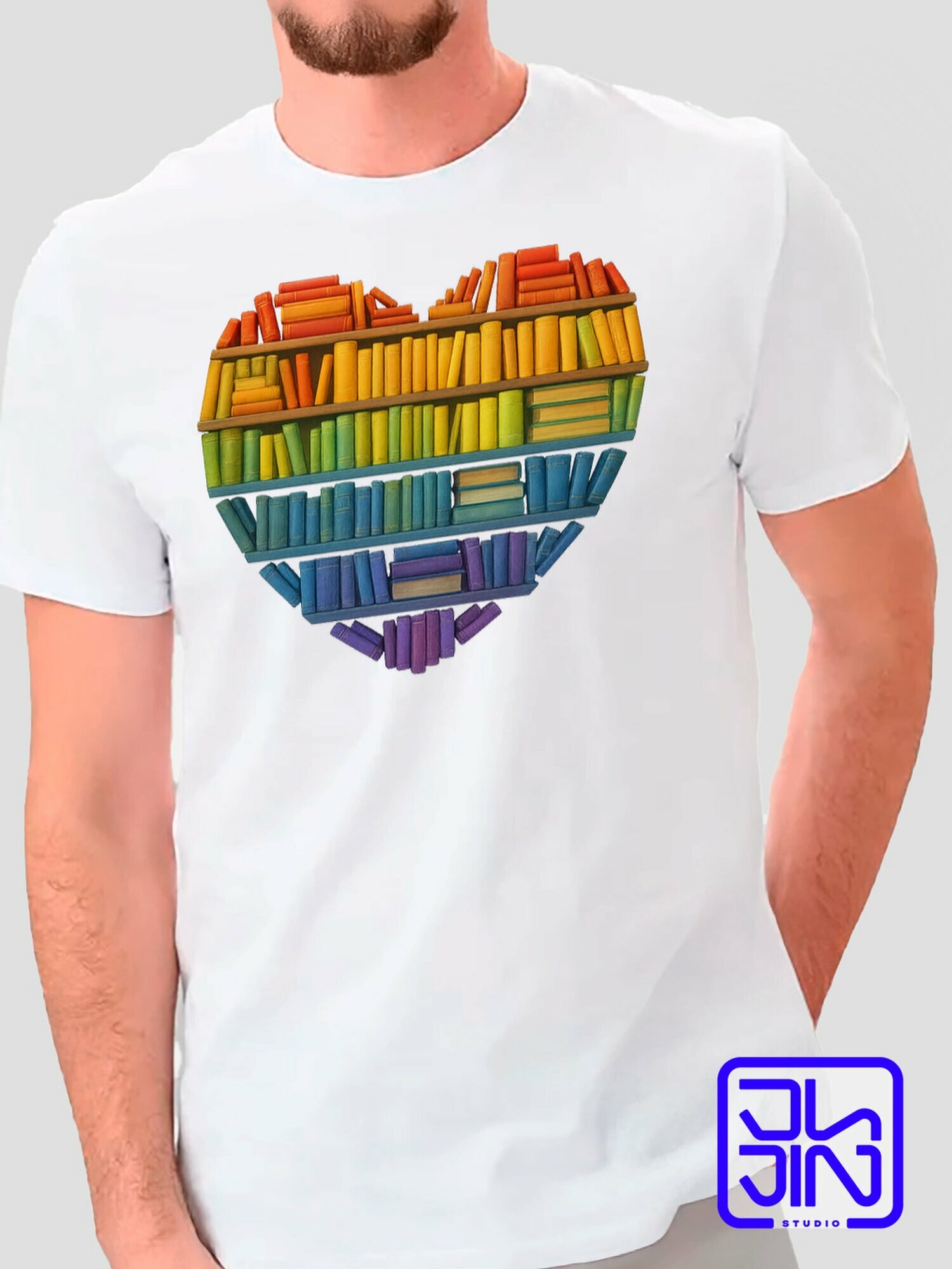 Футболка классическая мужская с авторским принтом Радужное сердце из разноцветных книг со смыслом и выразительной радугой, белый хлопковый трикотаж с прикольным рисунком на груди