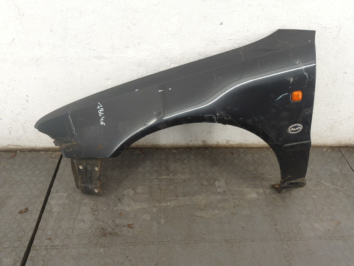 Крыло левое переднее Audi A4 (B5) Б/У