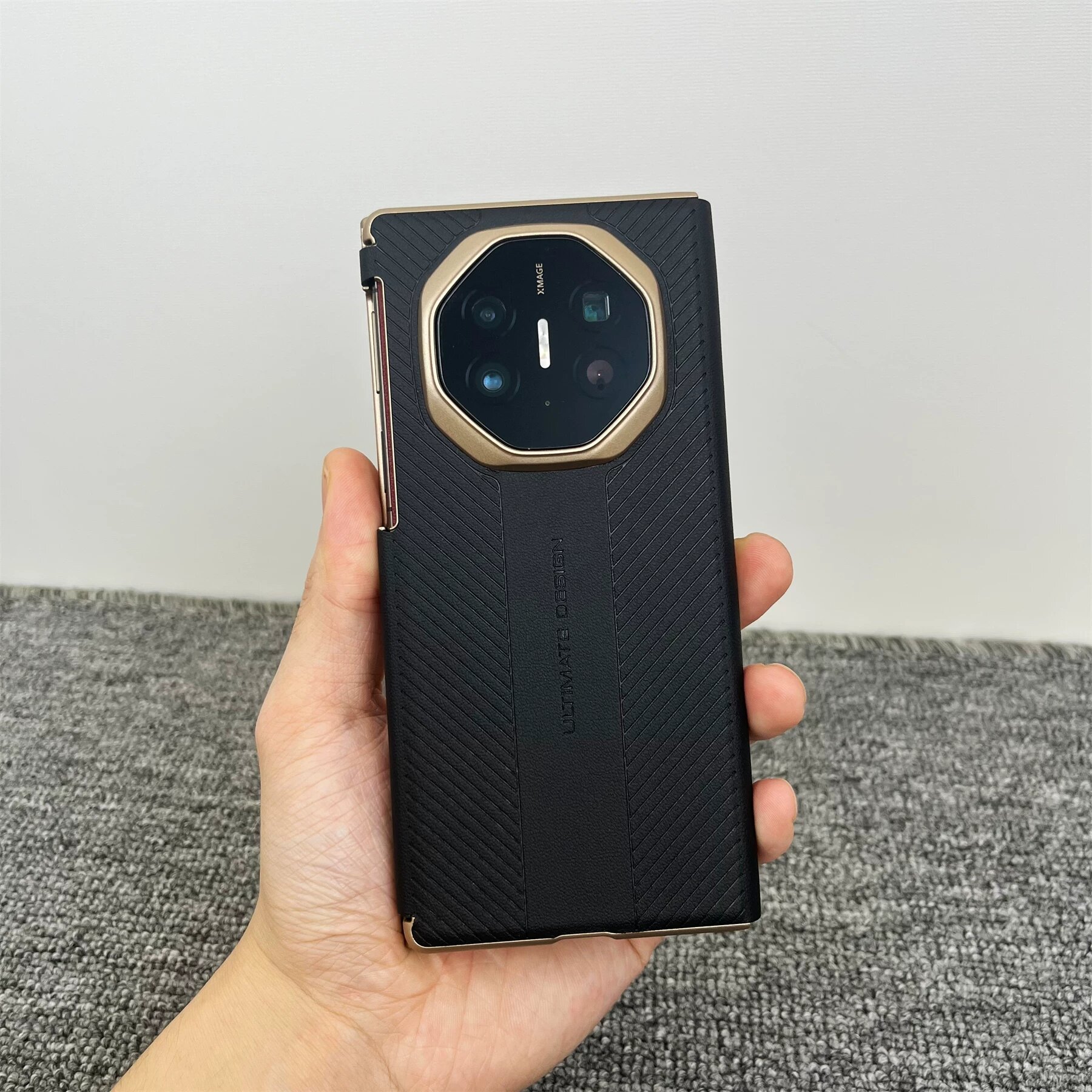 Прочный чехол для Huawei Mate XT с умным окном, текстурированная кожа, черный цвет для складного телефона