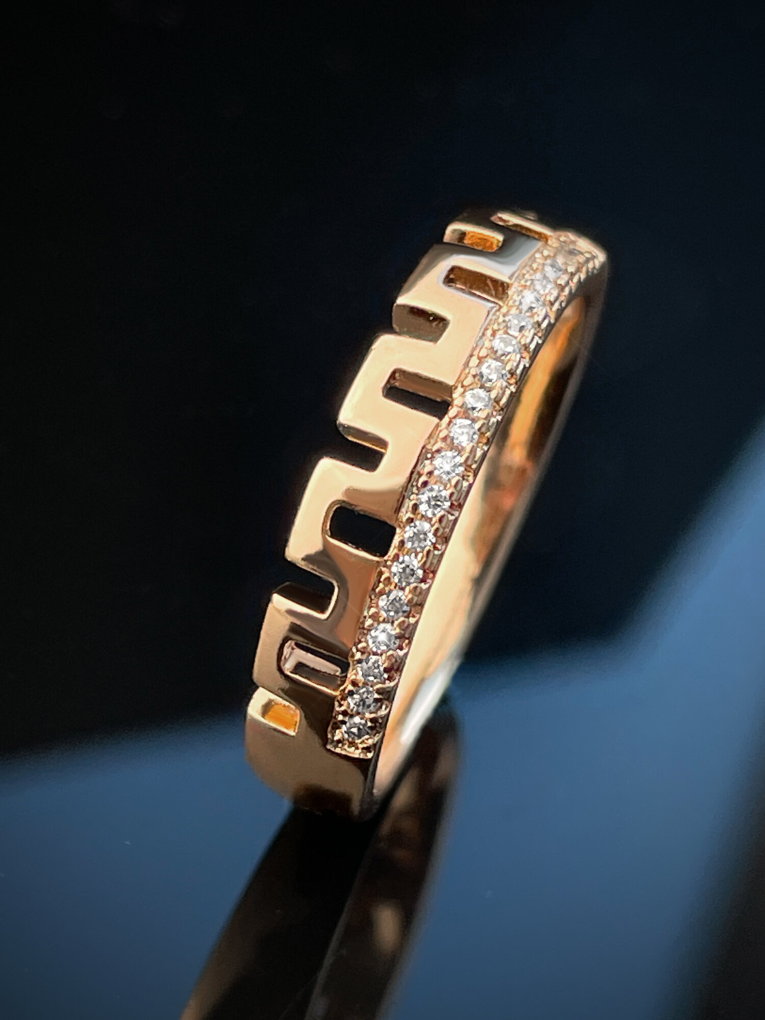 Кольцо, фианит