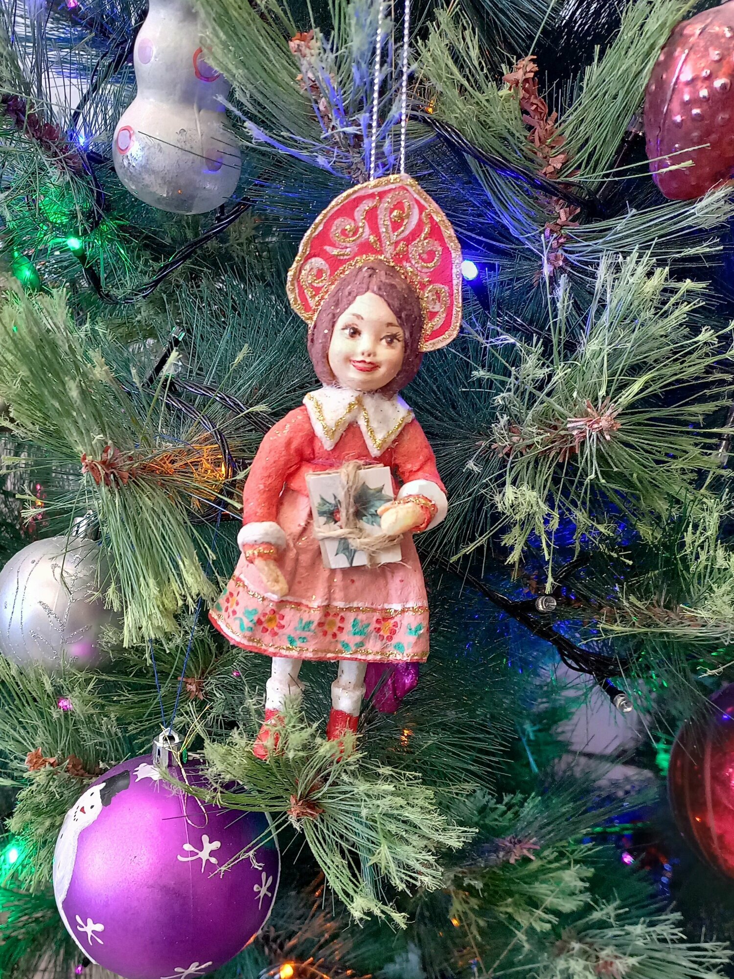 Ватная ёлочная игрушка "Аксинья"