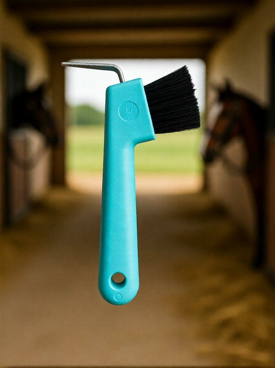 Щетка-скребок для чистки копыт лошади