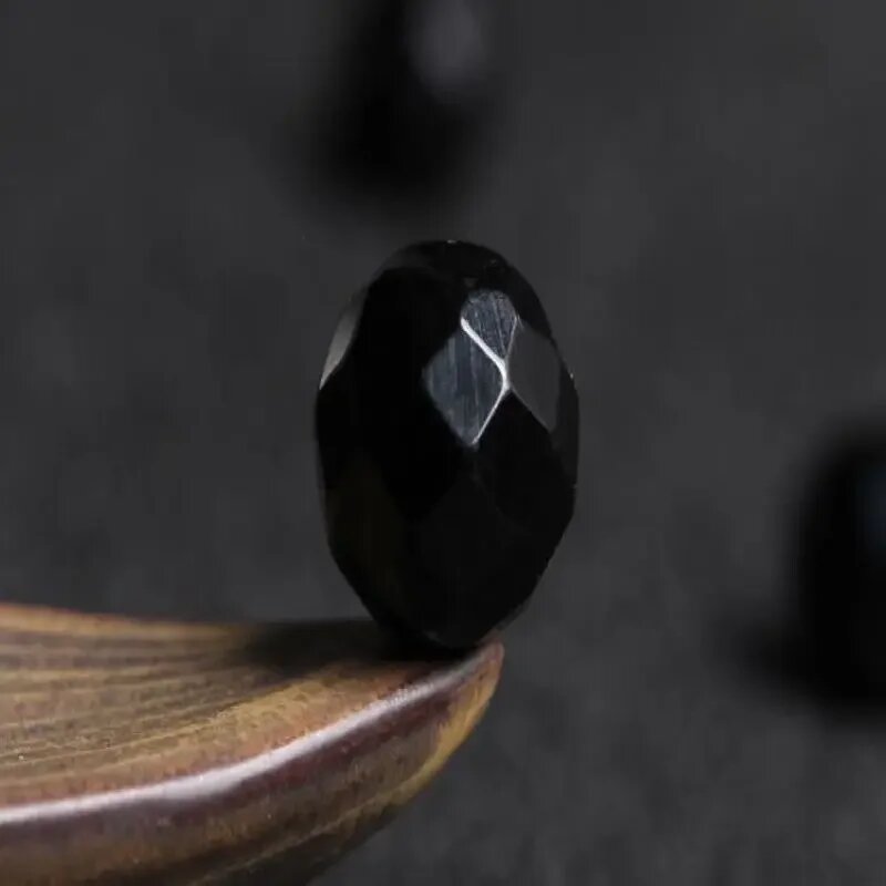 Черные граненые бусины из агата 4А 12 мм