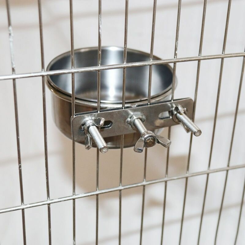 Миска подвесная для животных корма или воды с креплением на клетку. Металлическая навесная поилка - кормушка собак, кошек, кроликов, птиц, грызунов в вольер. 300 мл