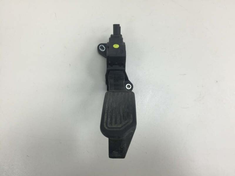 Педаль газа Toyota Corolla E180 2013