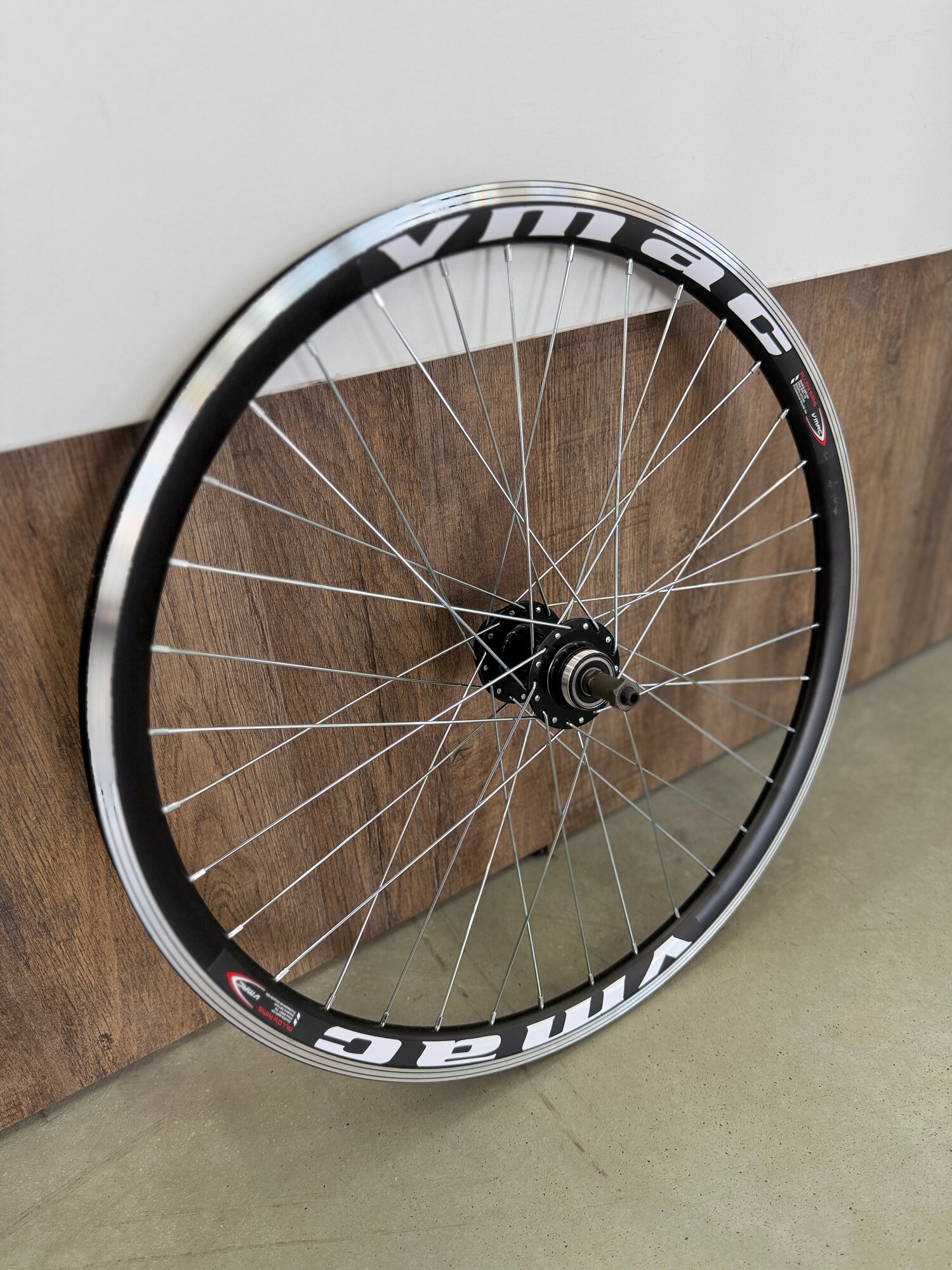 Колесо 24", заднее, двойное, пром. подшипник, под диск 6 отверстий