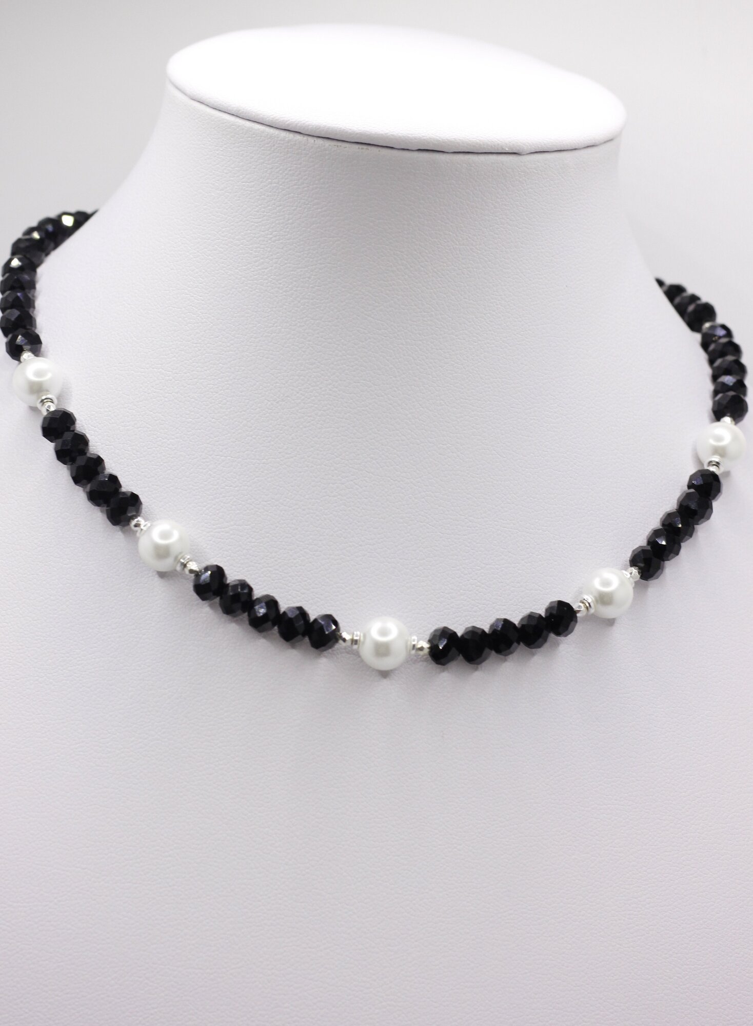 Колье, гематит