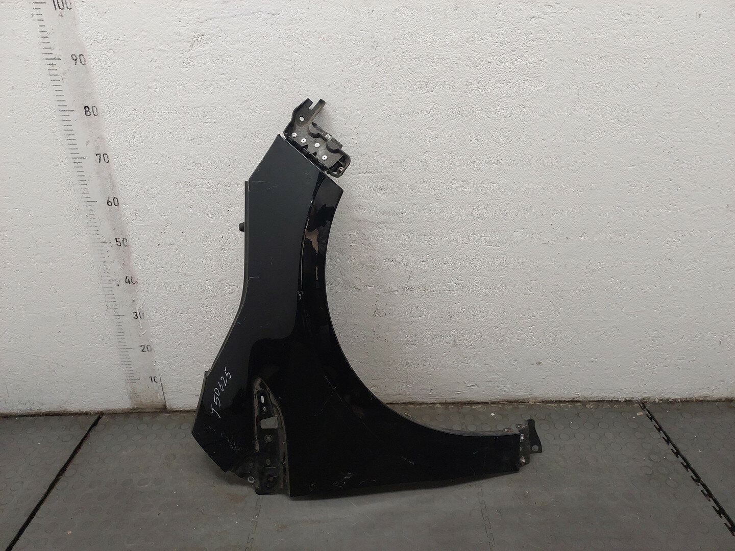 Крыло правое переднее Opel Ampera Б/У