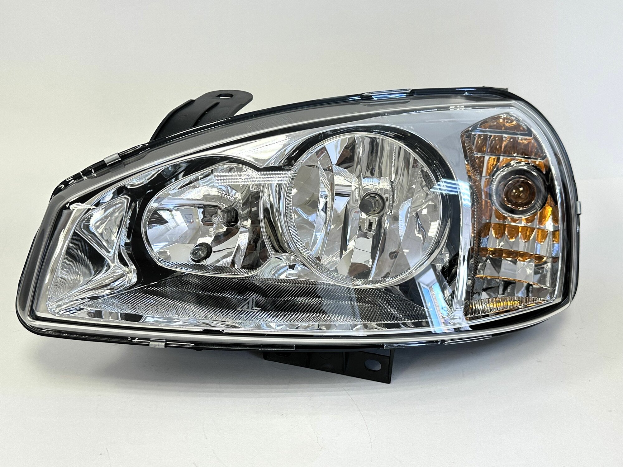 Фара для ВАЗ 1118 Калина левая оригинальная