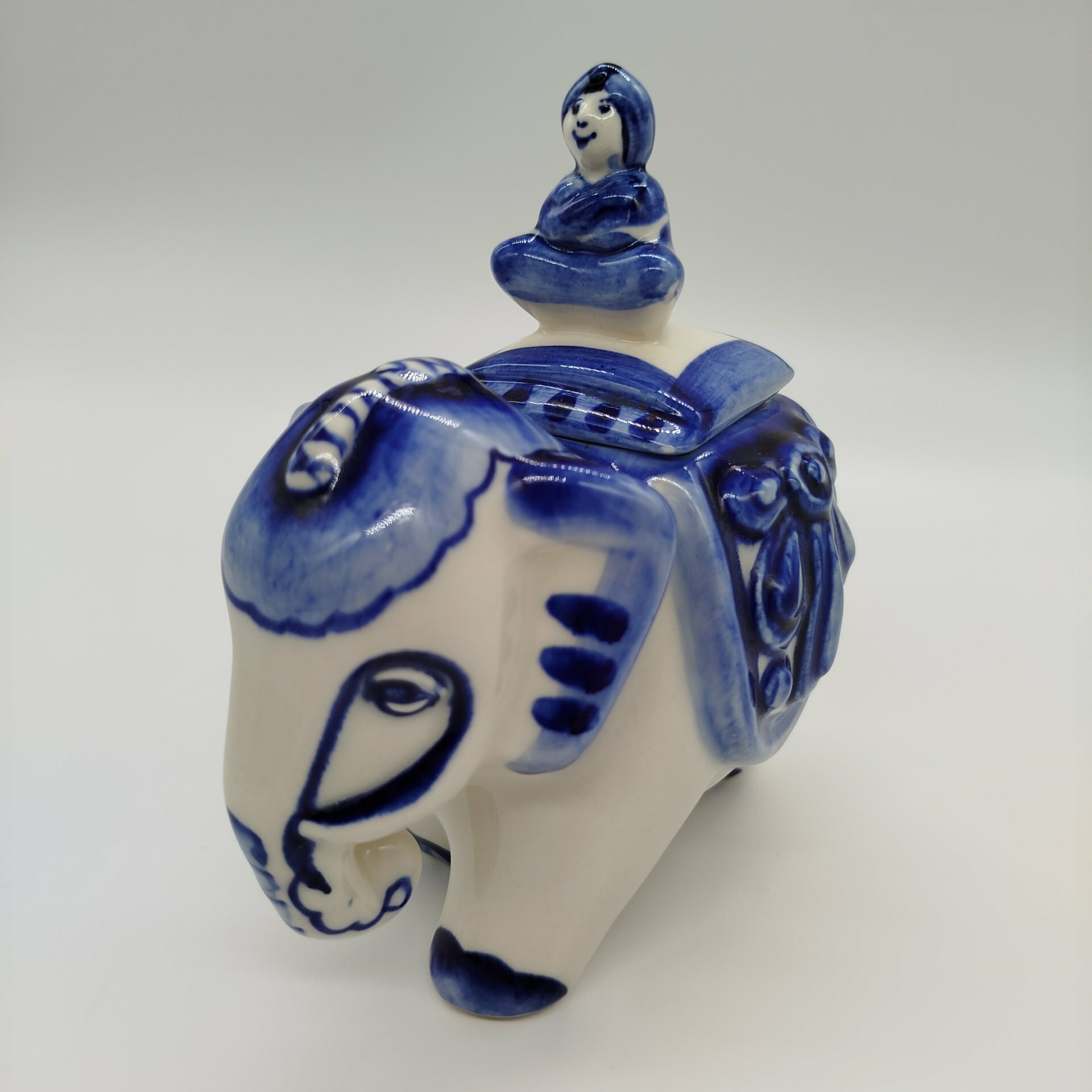 Чайница "Индийский слон", Гжель, фарфор, роспись, СССР, 1990-2010 гг.