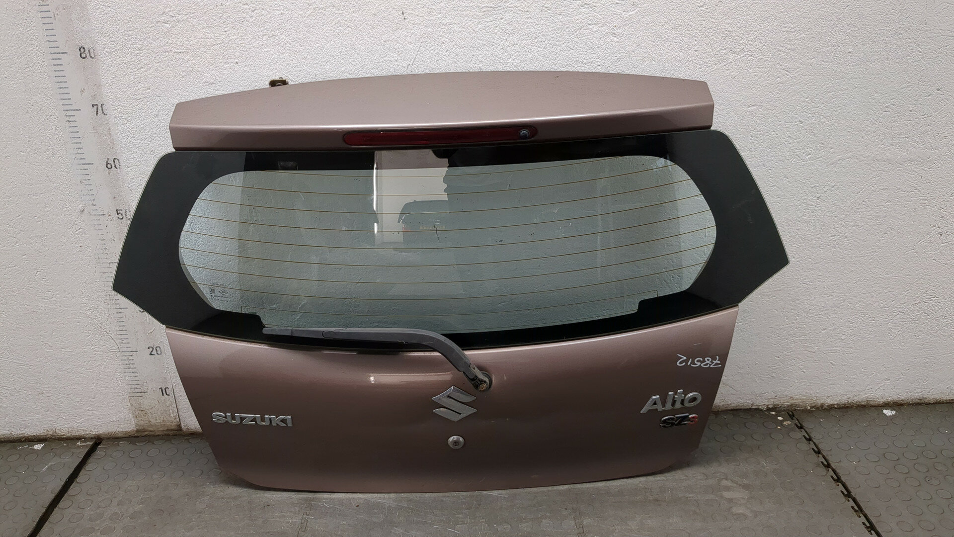 Крышка (дверь) багажника Suzuki Alto Б/У