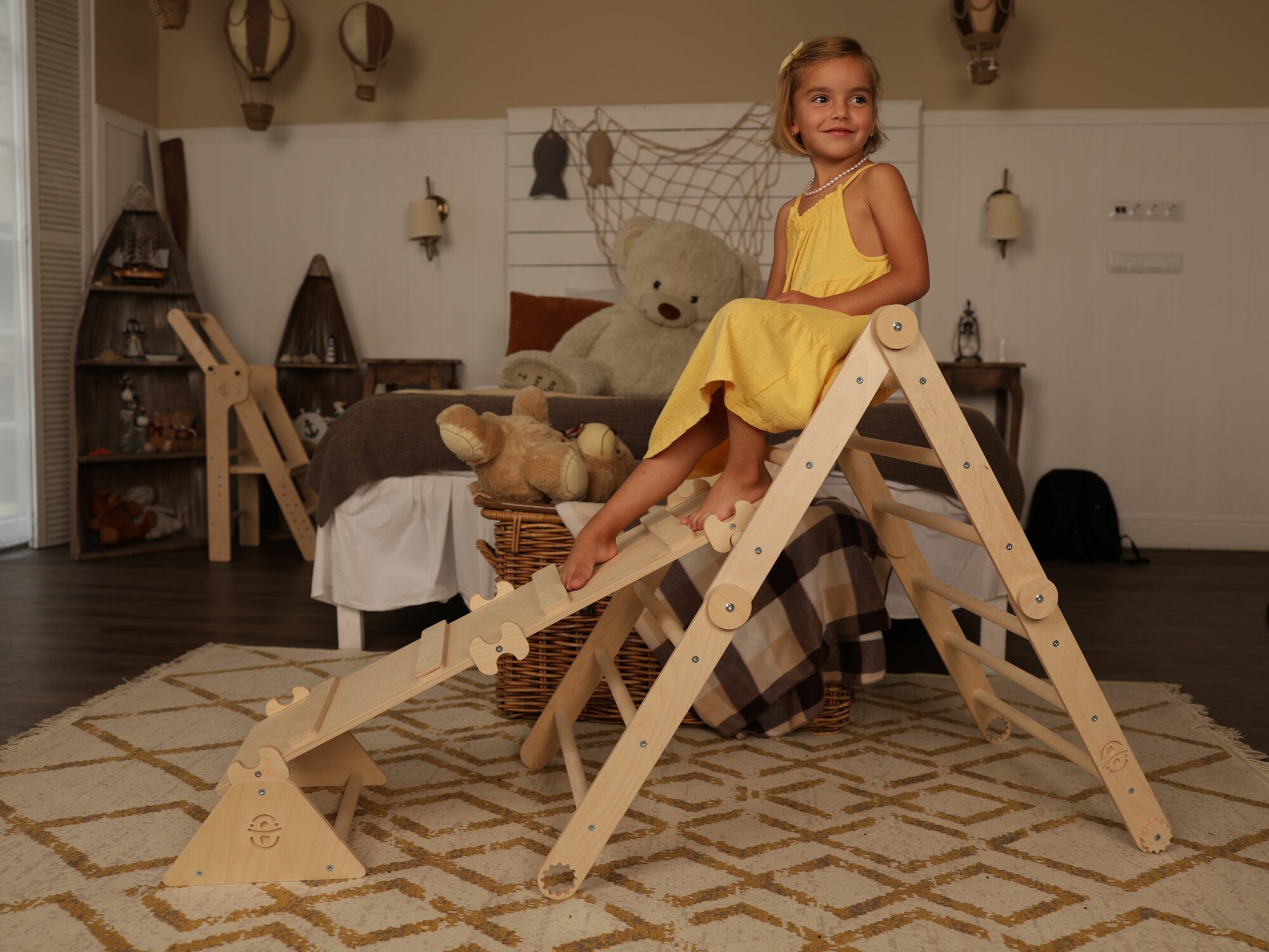 BeBalance Детский треугольник Пиклера с горкой лесенка и качелькой, трансформер для развития