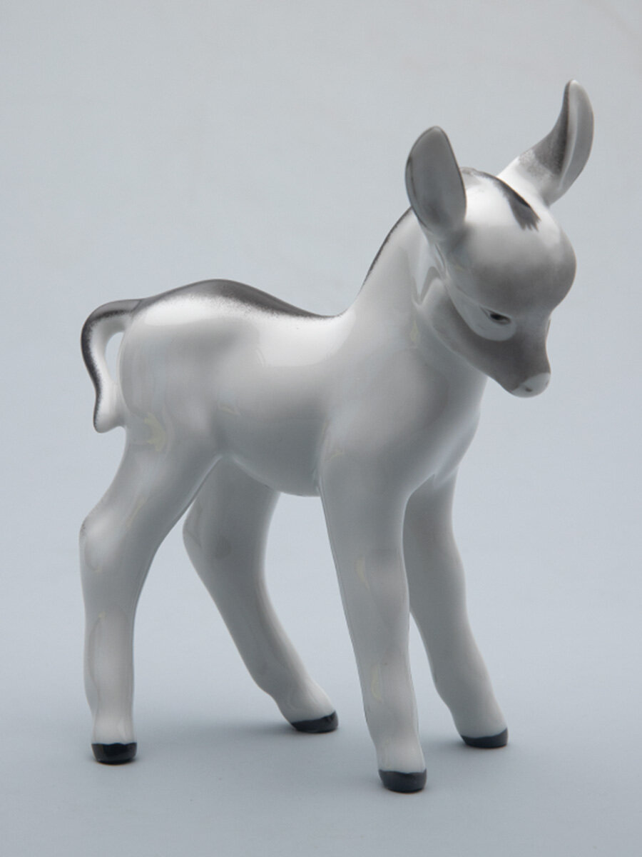 Статуэтка Ослик фарфоровый, высота 14,6 см, Императорский фарфоровый завод