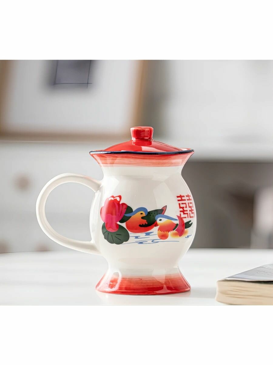 Керамическая кружка с крышкой Мандаринские утки и лотос красно-белая