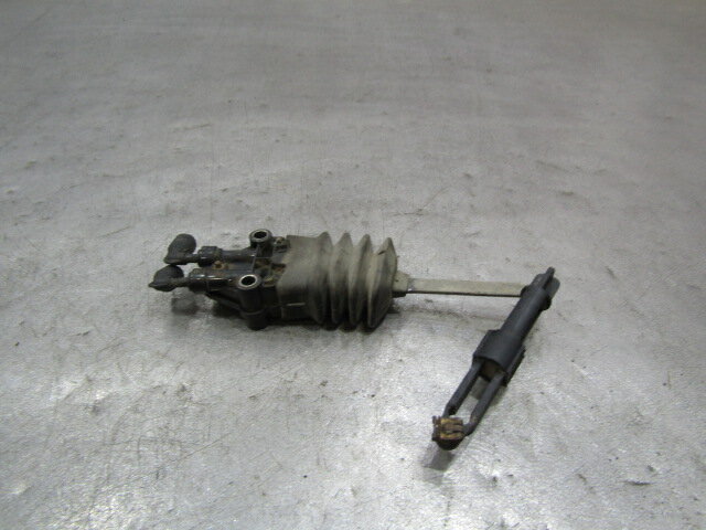 Кран уровня пола кабины сзади SAMPA, Renault Premium