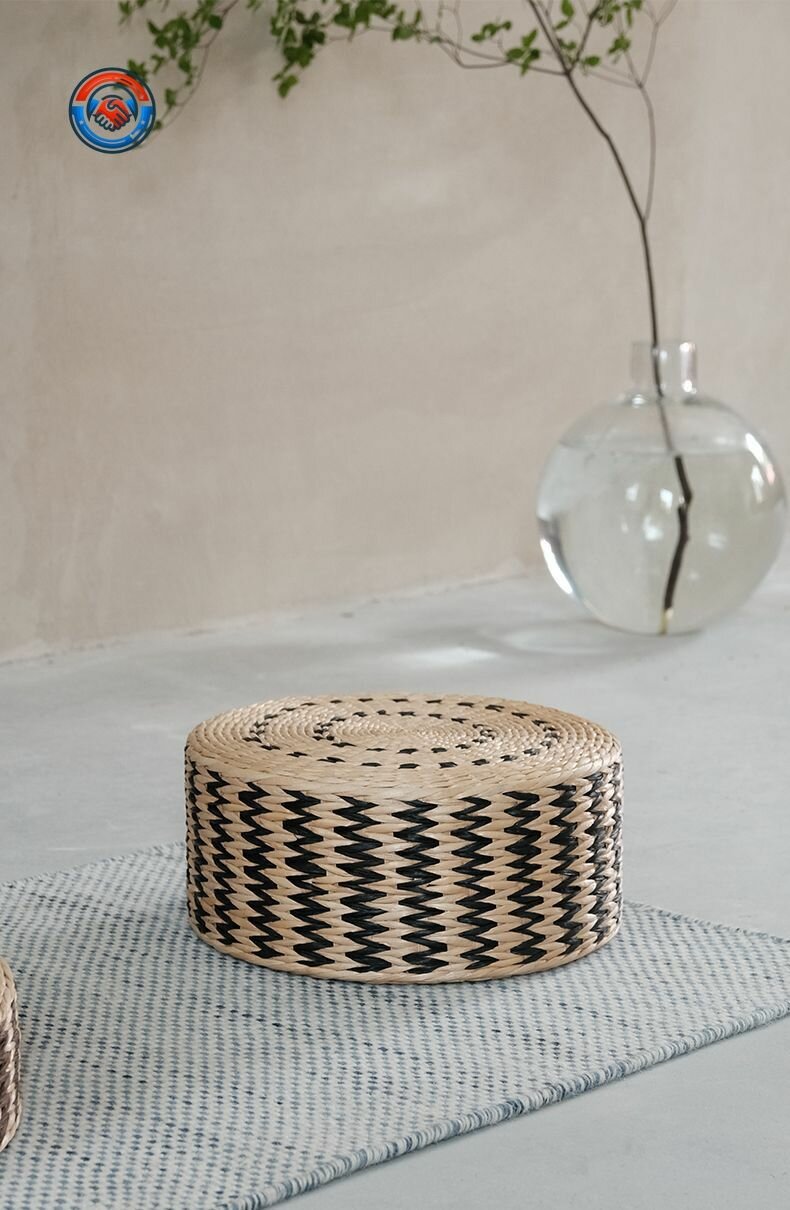 Плетеный круглый пуф из рогоза на металлическом каркасе, ручная работа декоративный пуфик 40 см для гостиной, спальни, детской и фотостудии