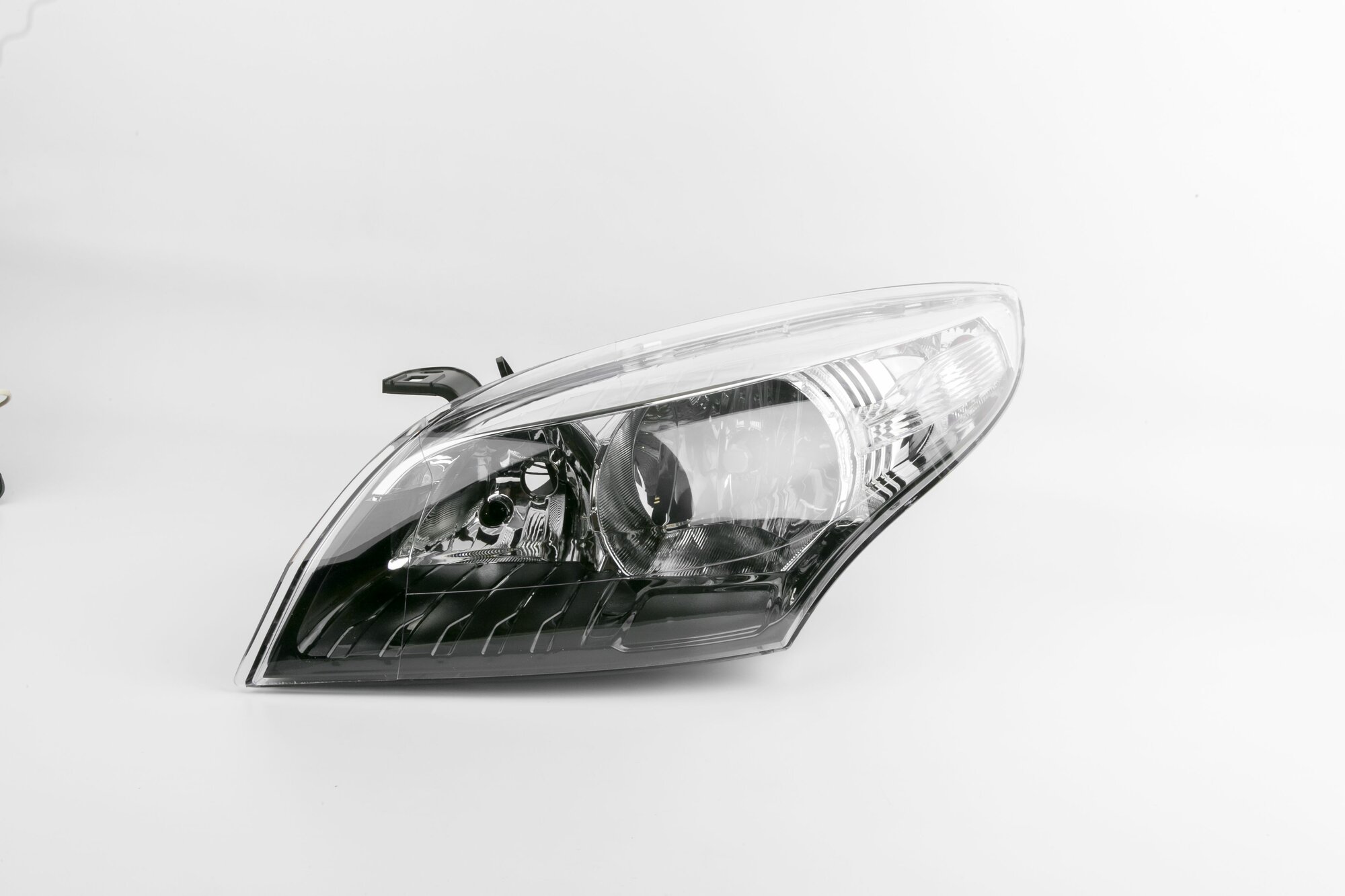 Фара левая для Рено Меган 2011->, oem 260608405R арт 5511178LMLEMN1