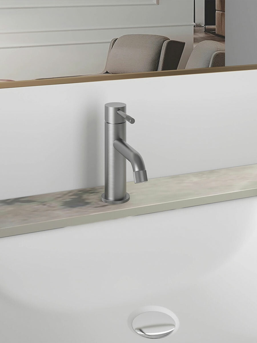 Смеситель для раковины от бренда Vieir однорычажный литой из латуни V402511-G графит