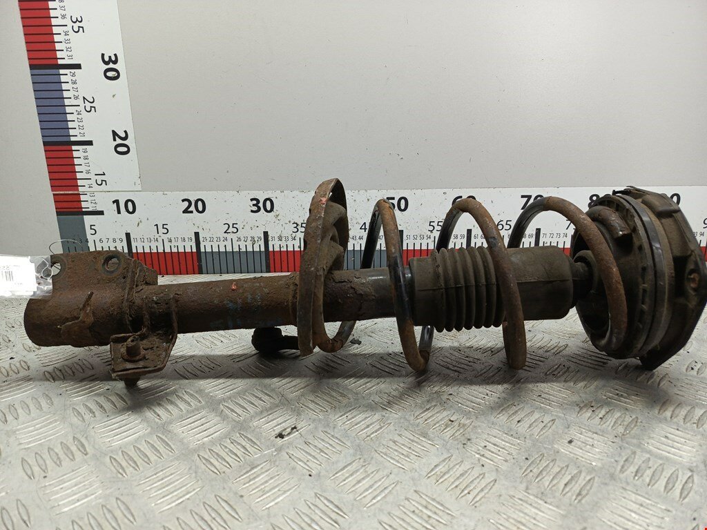 Амортизатор передний правый Nissan Note (E11) арт. 2271202