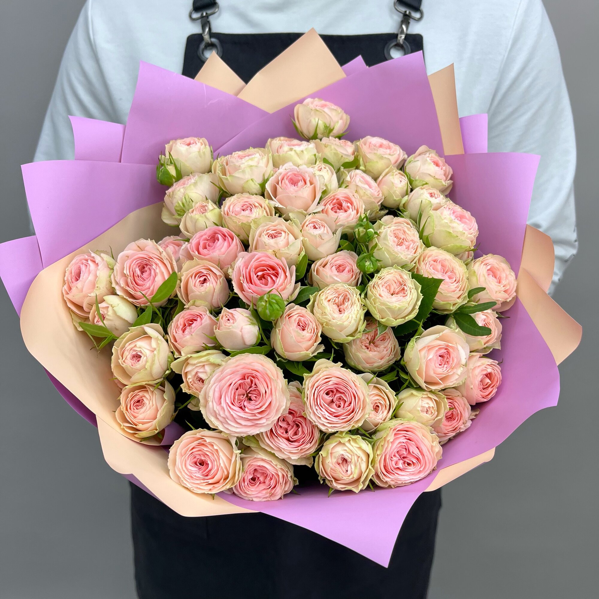 Розы кустовые пионовидные Кети 15 шт в букете 40 см Q171 RozaVam